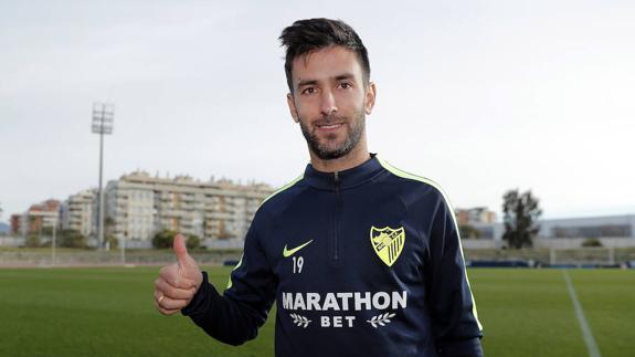 Alberto Bueno completes Malaga move . surinenglish.com