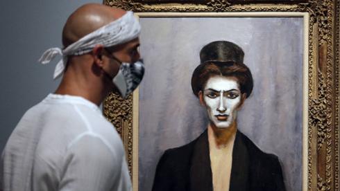The art of masking identity . surinenglish.com