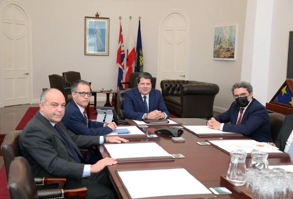 Spanish senator makes courtesy visit to Gibraltar . surinenglish.com